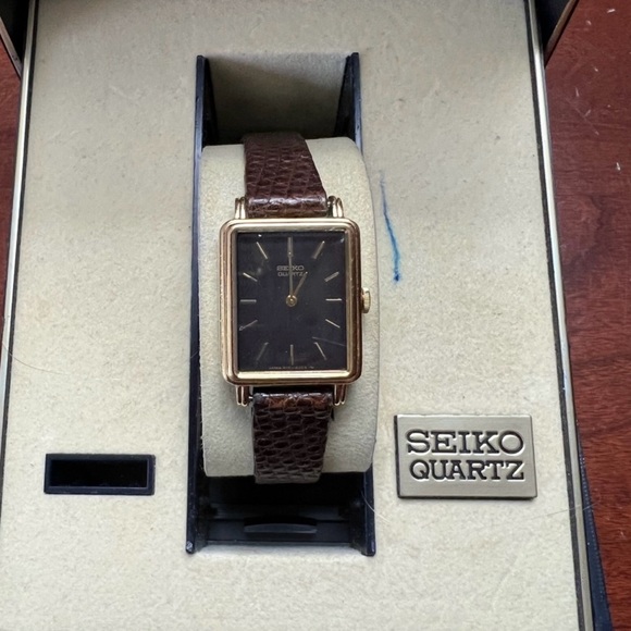 Seiko | Accessories | Seiko Quartz Ladies Watch Brown Face Gold Watch Hands Brown Alligator Band ...